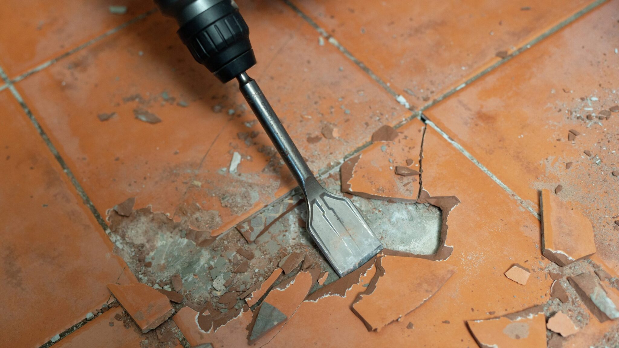 7 Best Demolition Hammers for Tile Removal in 2025: Top Picks for ...